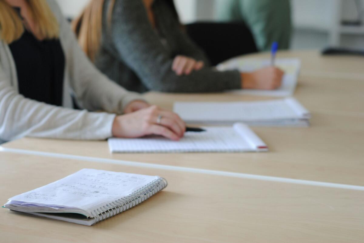 Board Resolutions: When & How to Record Critical Decisions | Sprintlaw UK